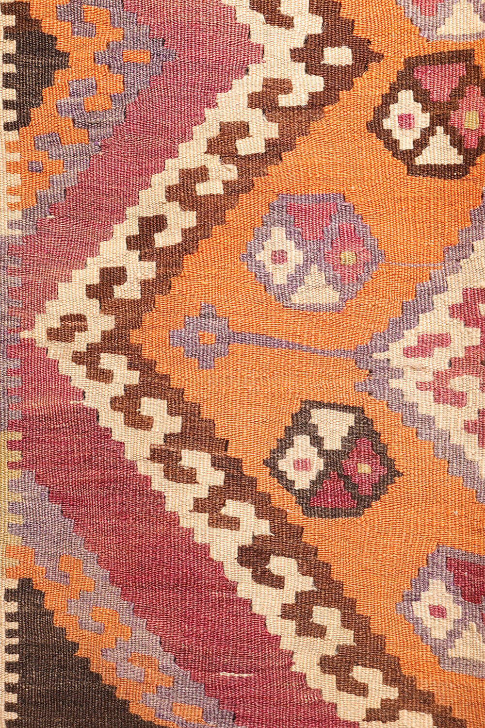 Semi-antique Luri kilim from Iran. 234x138 cms • Nómada