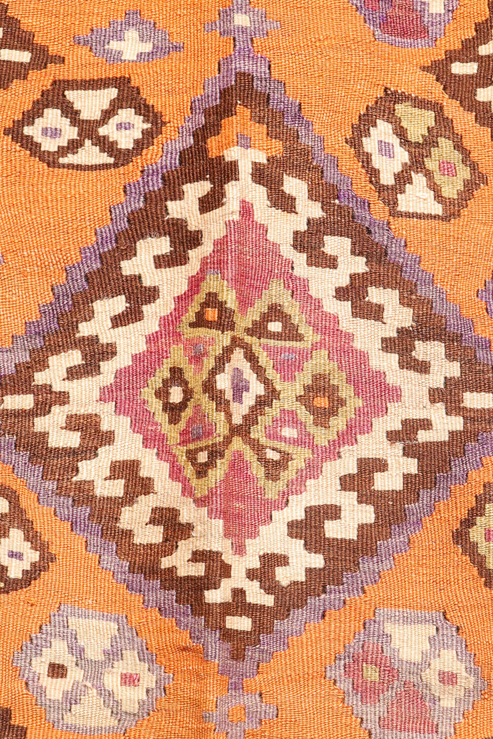 Semi-antique Luri kilim from Iran. 234x138 cms • Nómada